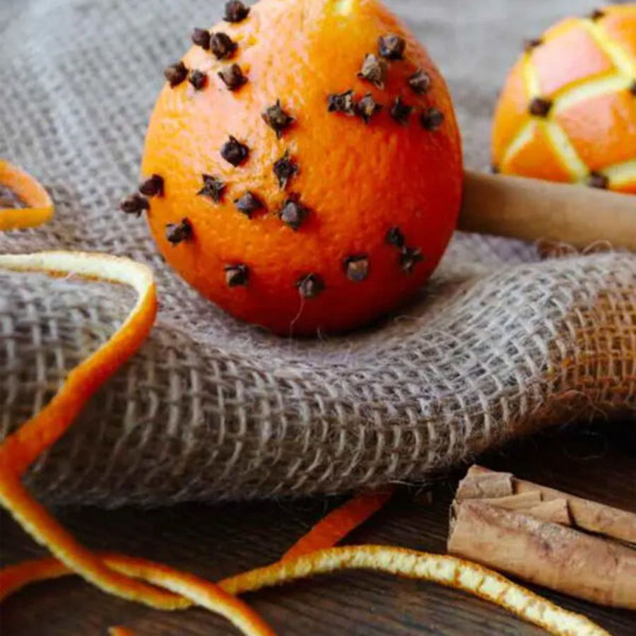 Crafting the Perfect Christmas Pomander: A Step-by-Step Guide for the ...