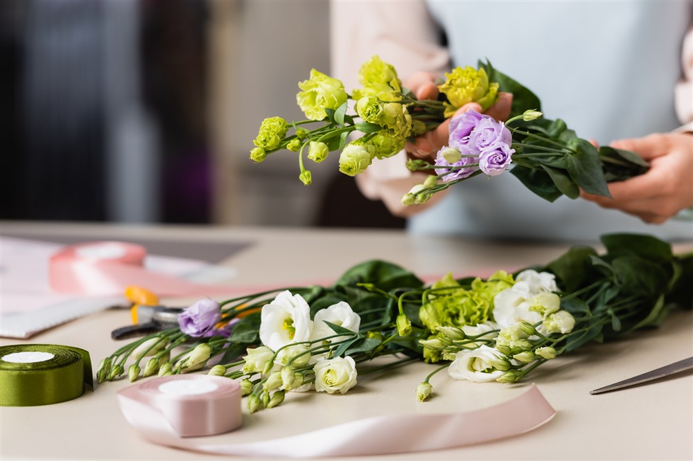 How to Extend the Life of Your Cut Flowers: FlowerSuppliers' Tips ...