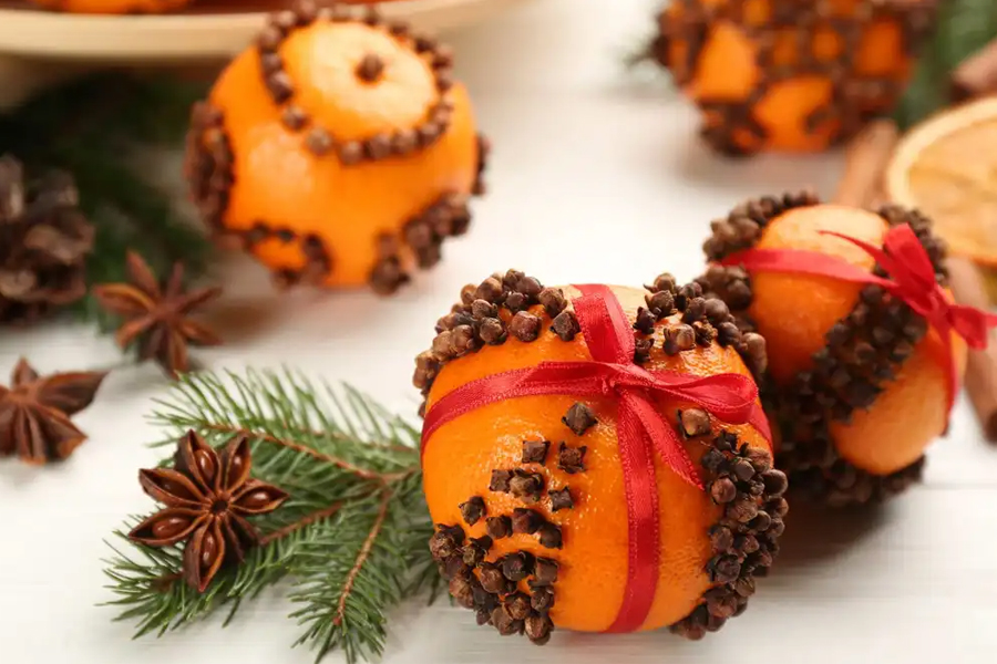 Crafting the Perfect Christmas Pomander: A Step-by-Step Guide for the ...